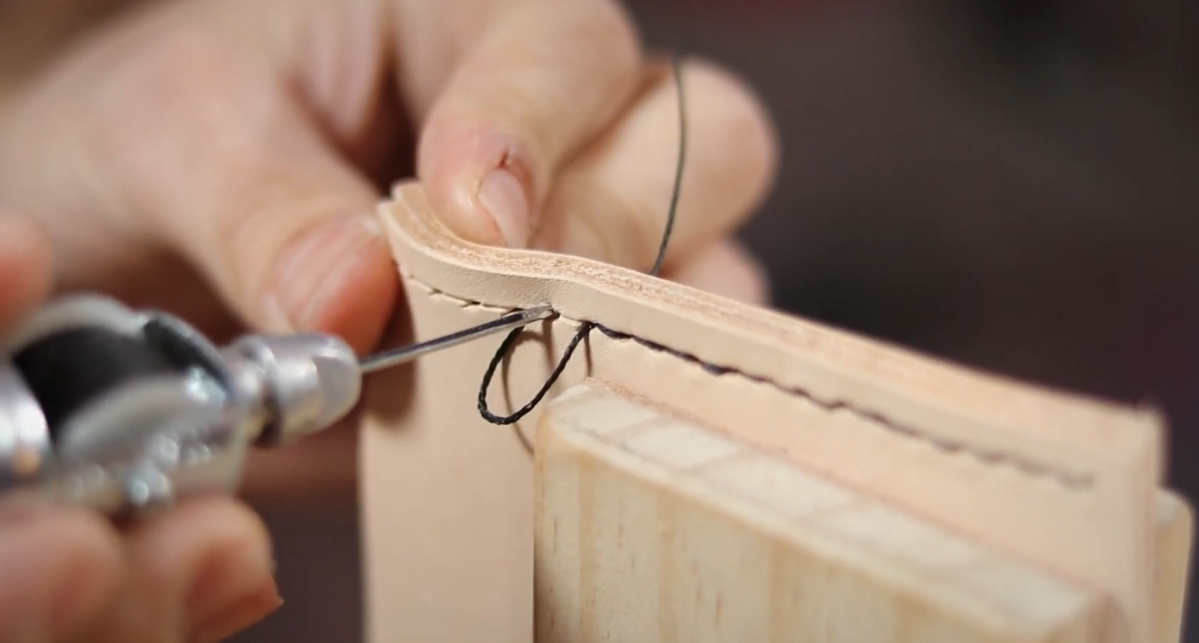 How to Sew Leather With an Awl? - LeatherProfy