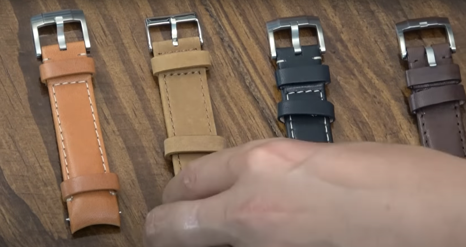 Metal vs. Leather Watch Band: Which is Better? - LeatherProfy