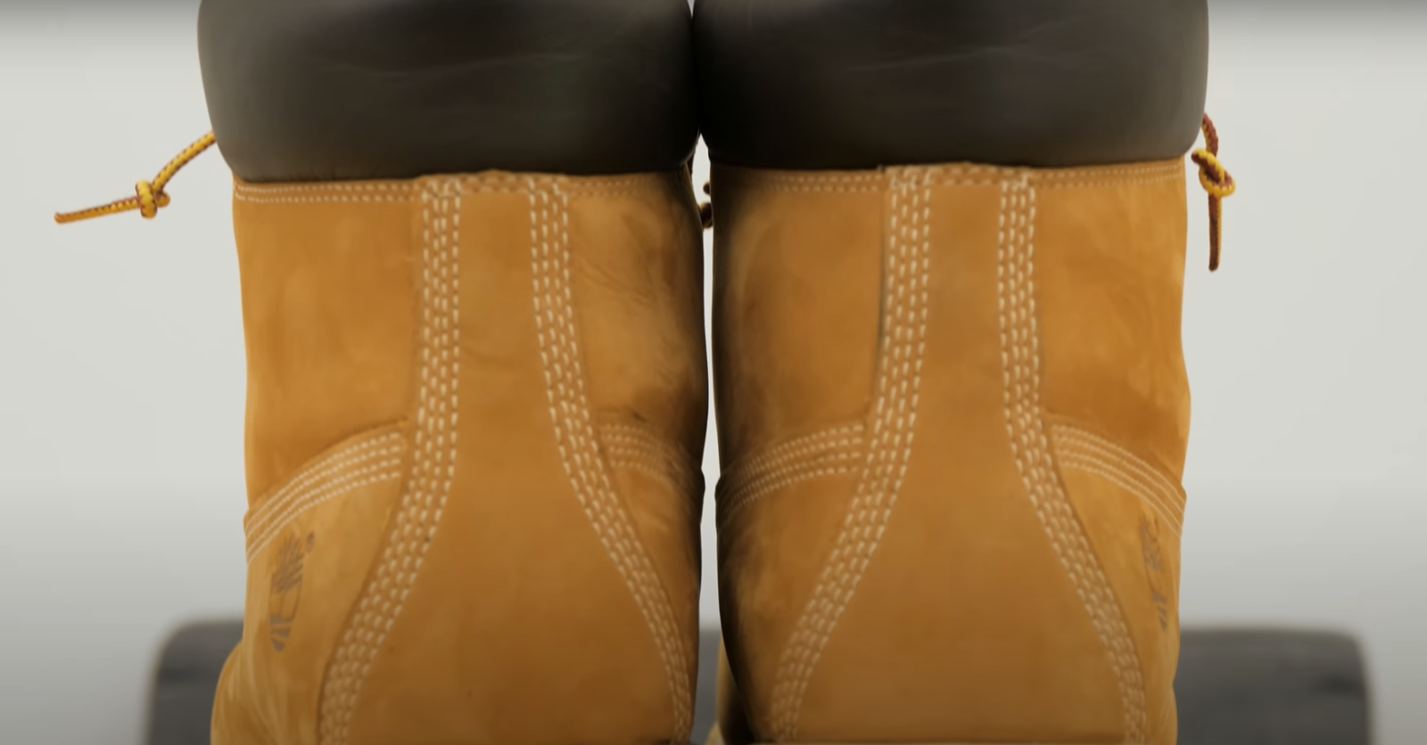 Nubuck vs. Leather: What’s the Difference? - LeatherProfy