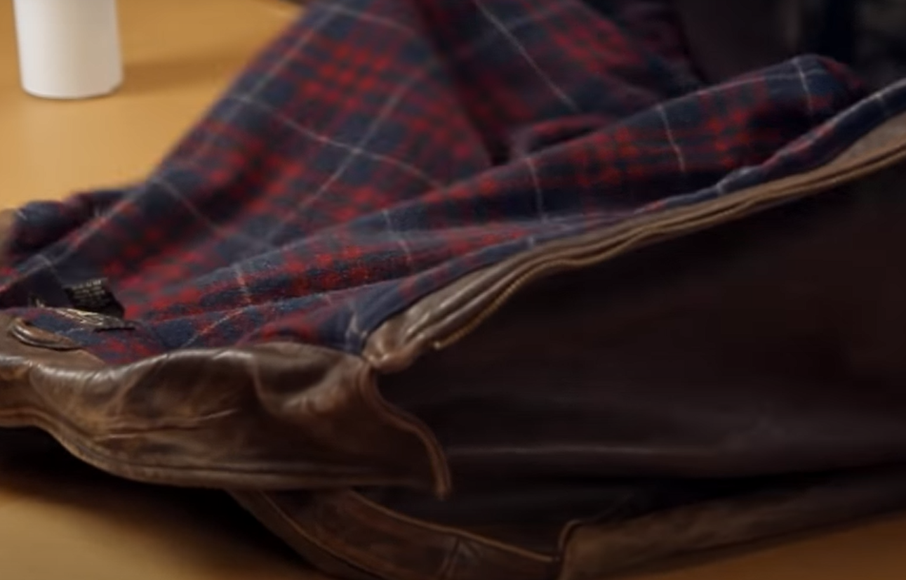 How to Get Smoke Smell Out of Leather? - LeatherProfy