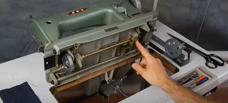 Rex 26-188 Leather Sewing Machine Review - LeatherProfy