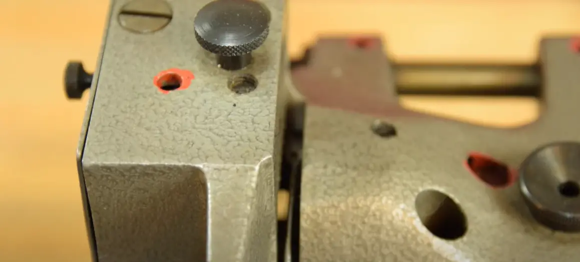 Consew 220 Leather Sewing Machine Review - LeatherProfy