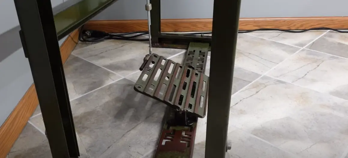 Singer 241-11 Leather Sewing Machine Review - LeatherProfy