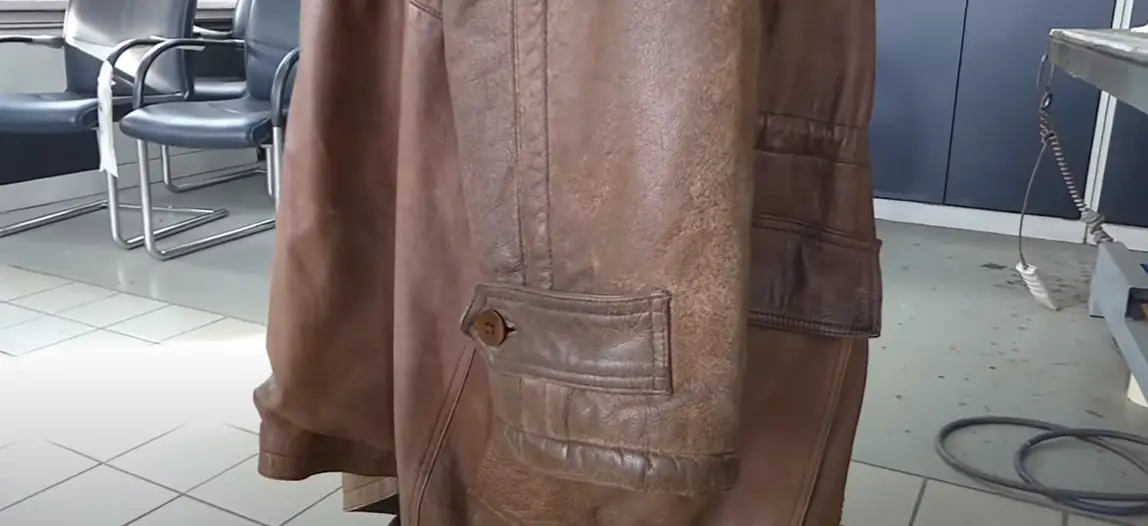 How to Stop Leather Dye From Rubbing Off? - LeatherProfy